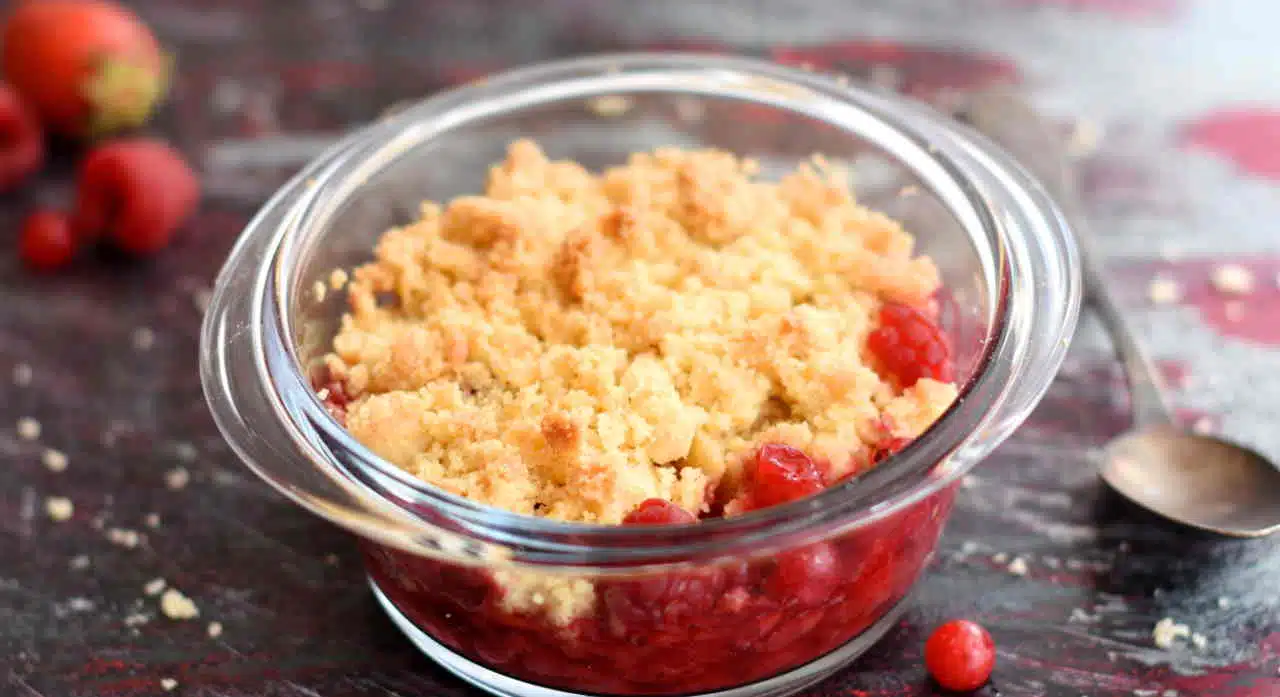 Crumble aux fruits rouges healthy - Recette de nutritionniste : dessert ...