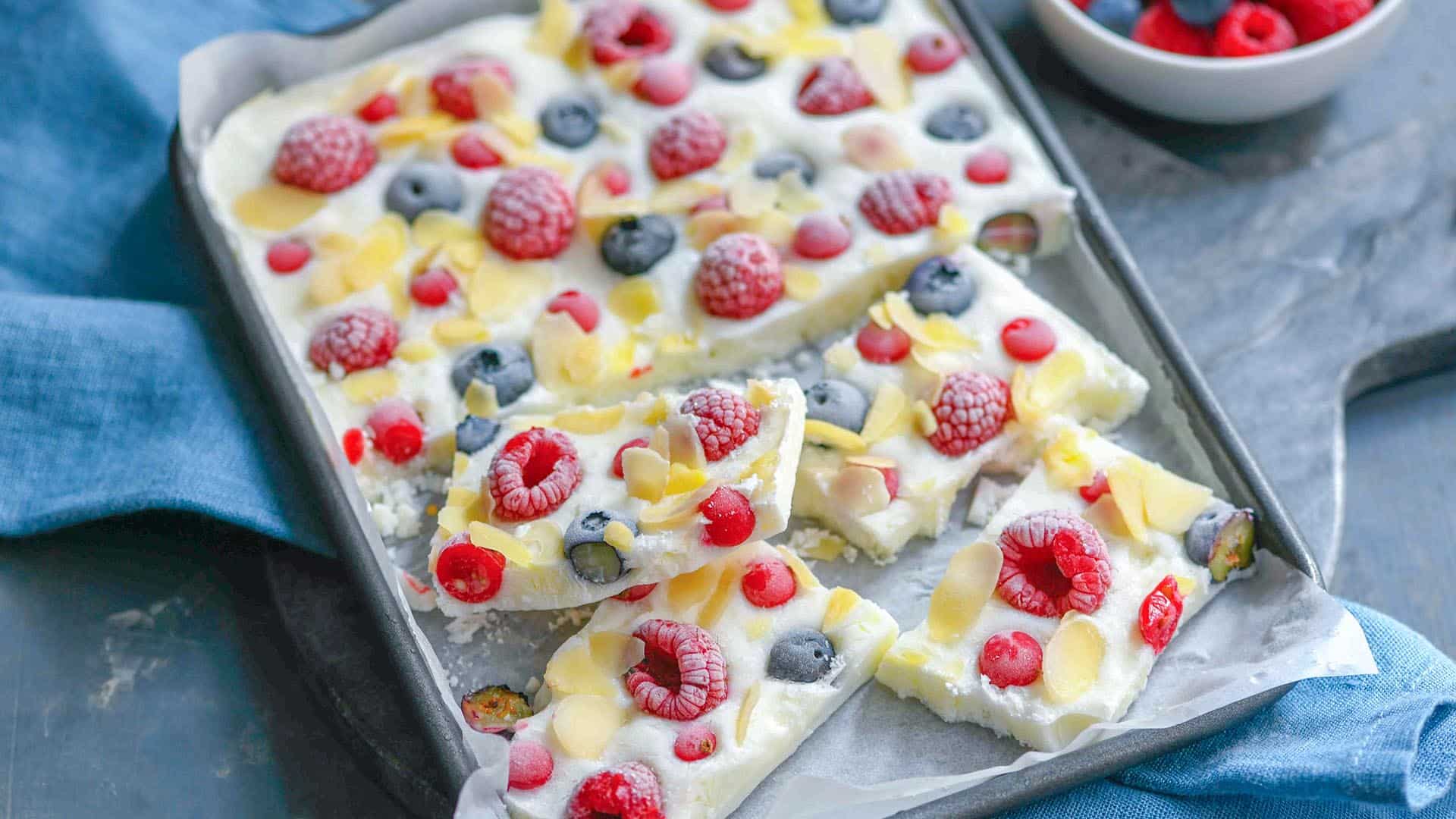 Barres glacées de fromage blanc aux fruits rouges healthy - Recette de ...